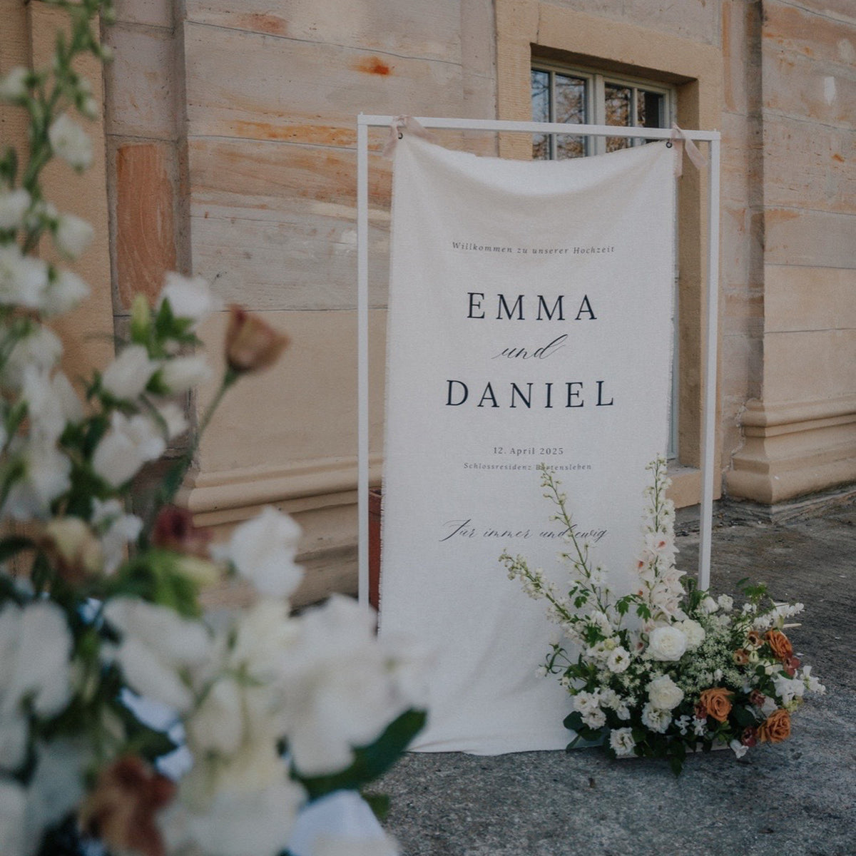 Willkommens-Stoffbanner für Hochzeit - personalisiert, hochwertig & elegant